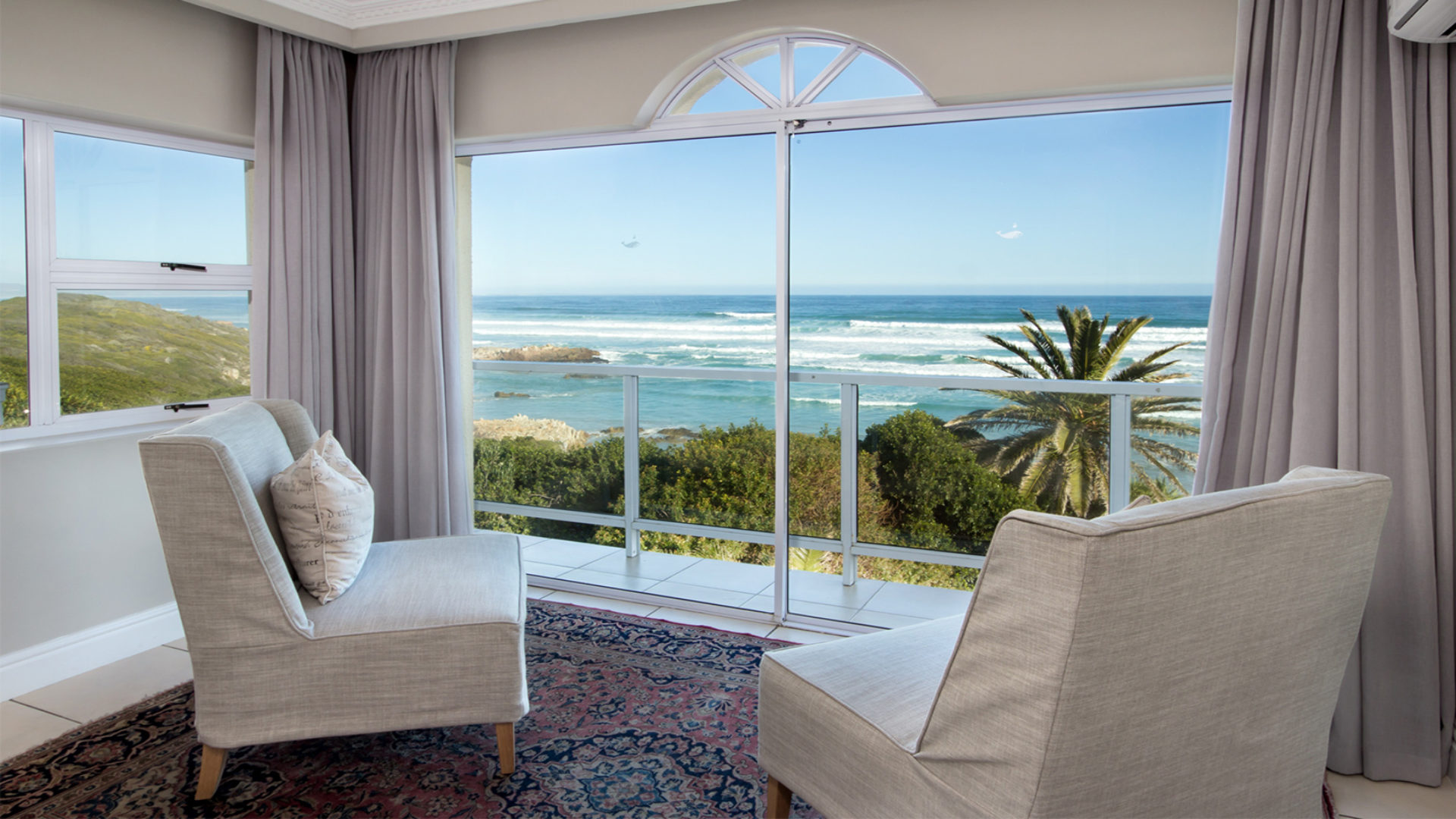 Hermanus Beach Front Lodge | Hermanus Tourism